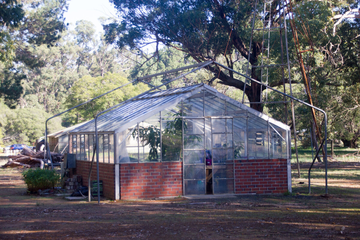 Shade house (2259)
